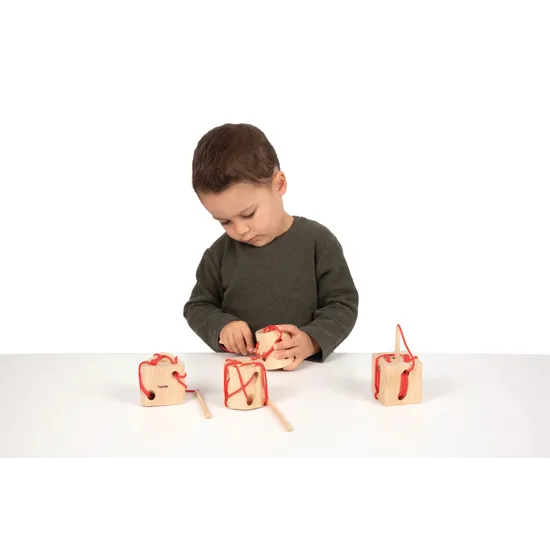 Wooden Lacing Shapes 4pc - MTA Catalogue