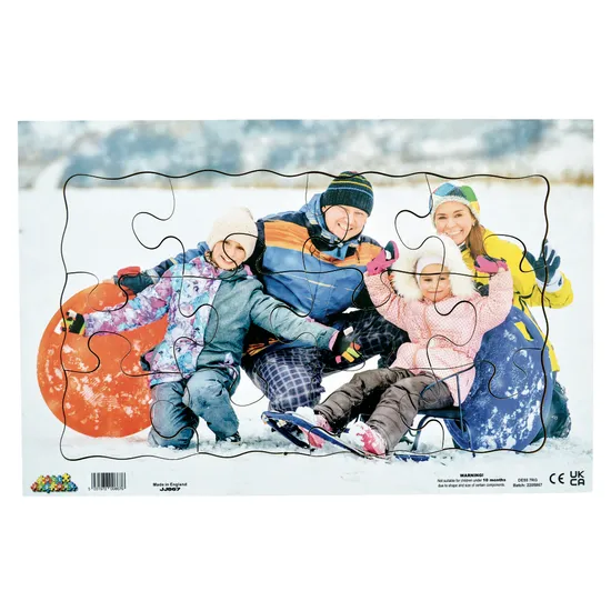Family at the Snow Puzzle 12pc